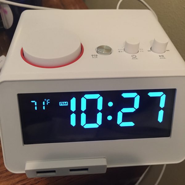 HomTime Modern Clock Radio Review & #Giveaway - Mommies with Cents